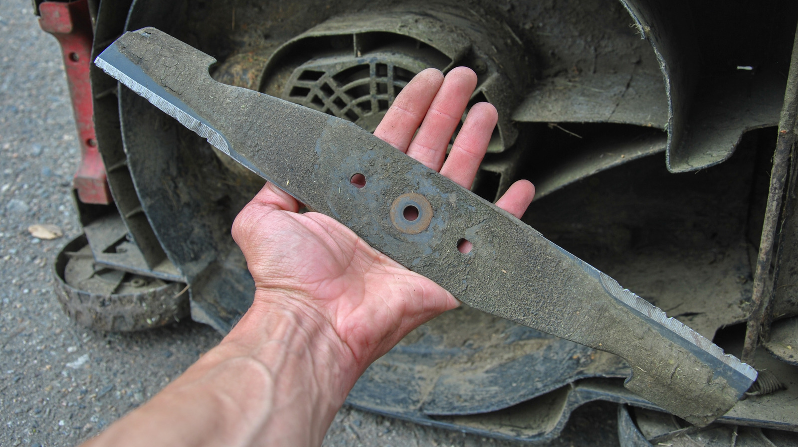 A Common Mistake To Avoid When Sharpening Your Lawn Mower Blades