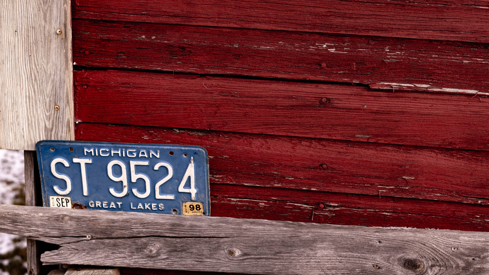 Don't Throw Away Your Old License Plate, Repurpose It For A Rustic ...