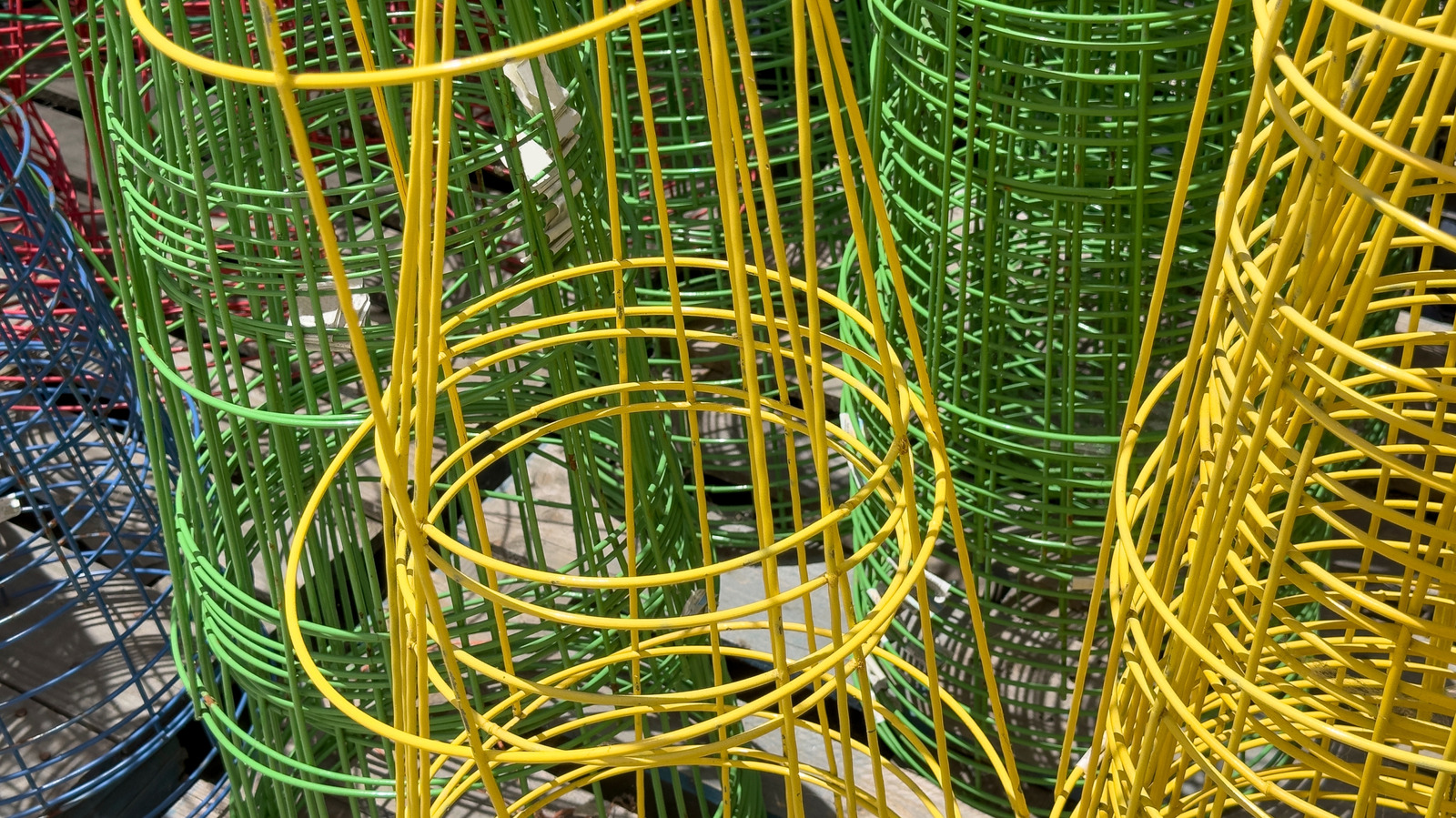 Don't Throw Away Your Tomato Cages, Use Them For A Stunning Birdbath DIY