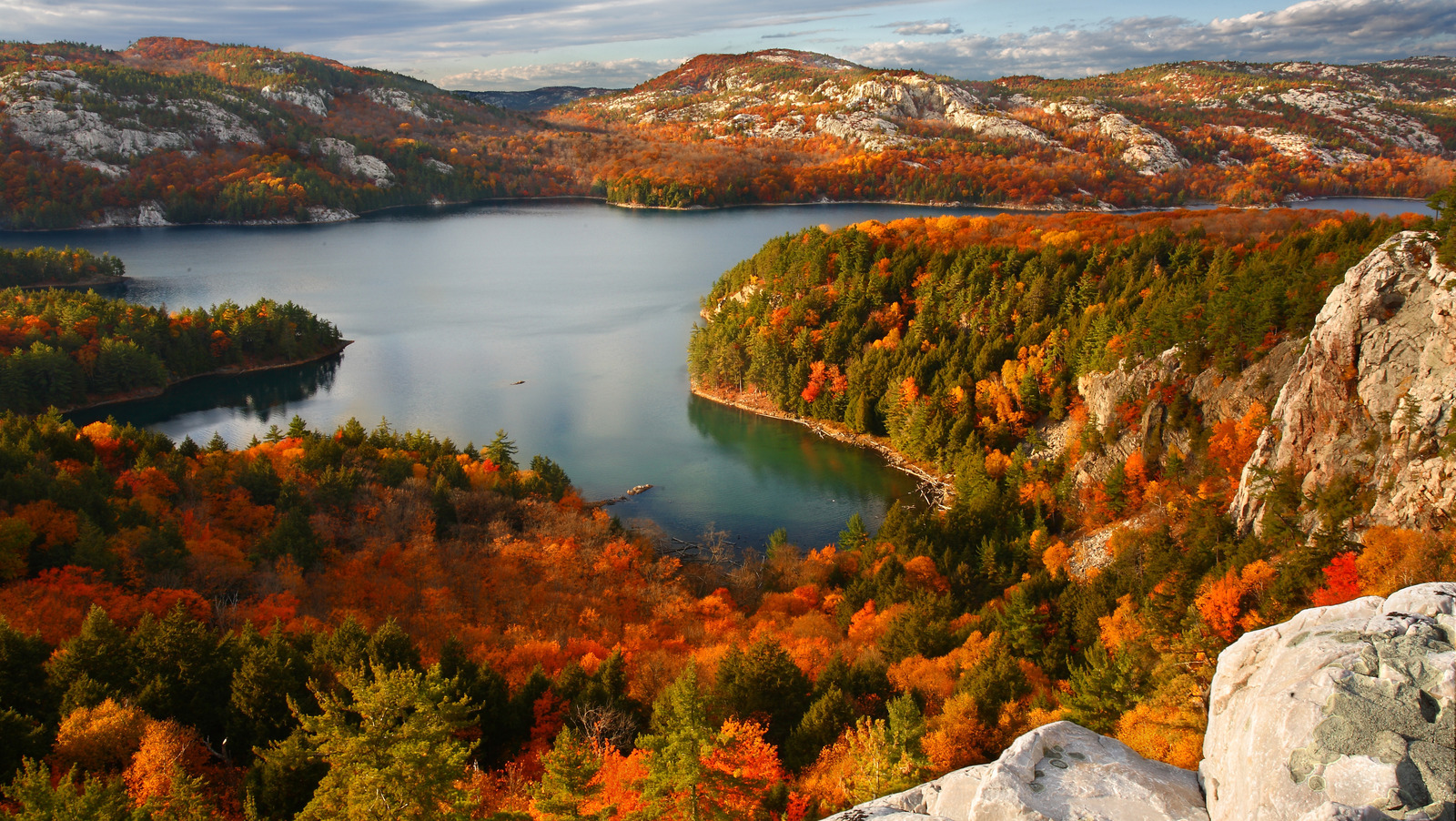 Experience Vibrant Fall Foliage At These Canadian National Parks