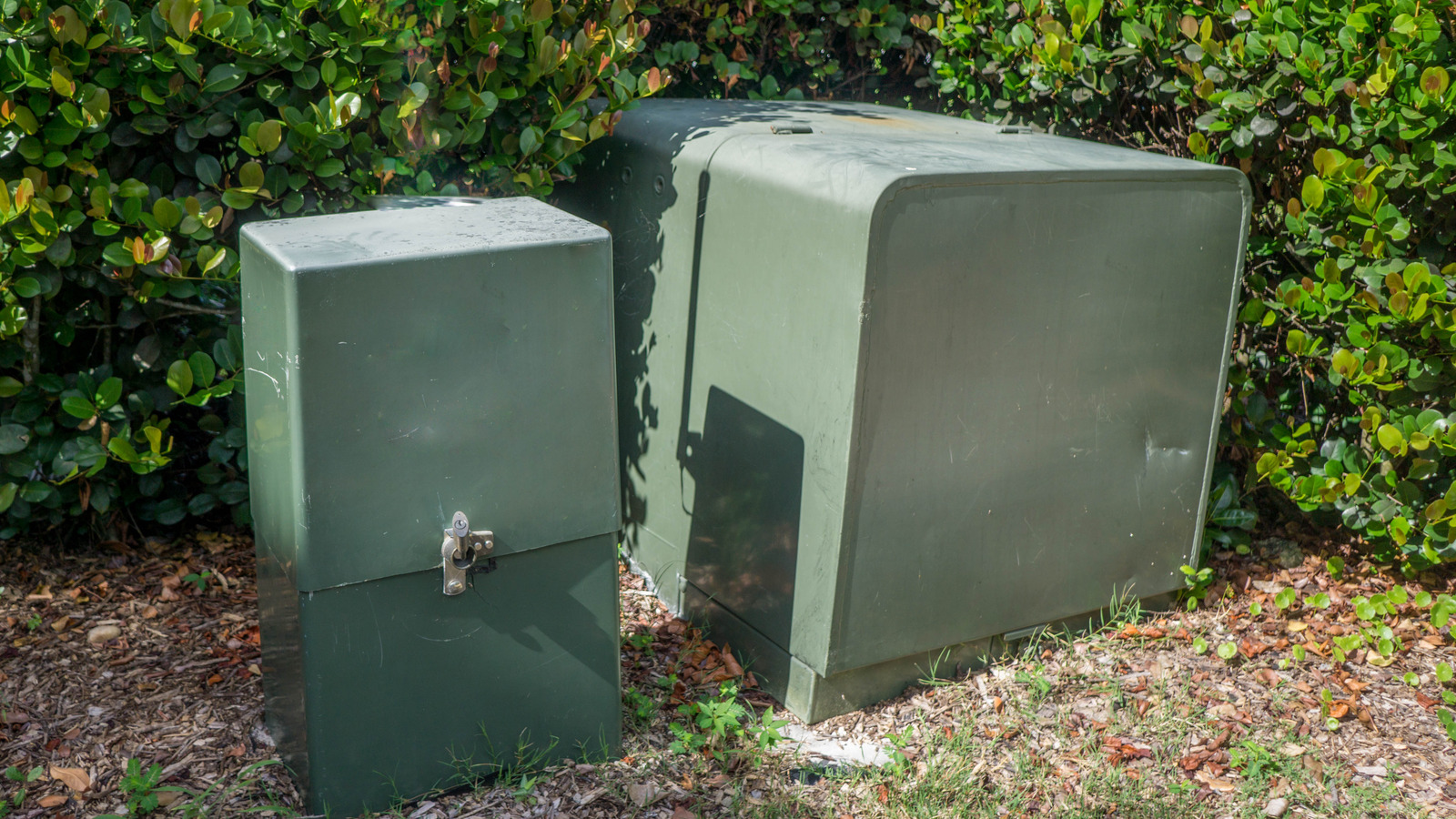 Hide Unsightly Utility Boxes With This Clever Landscaping Hack