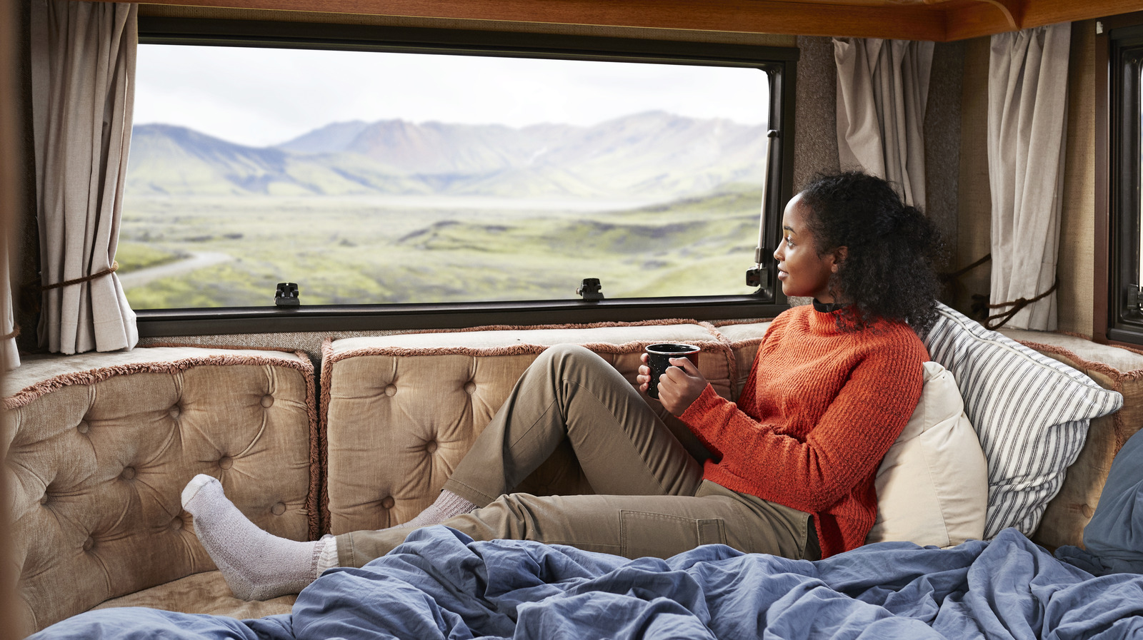 Make Your RV Lights Look Cozier With This Simple DIY Lampshade