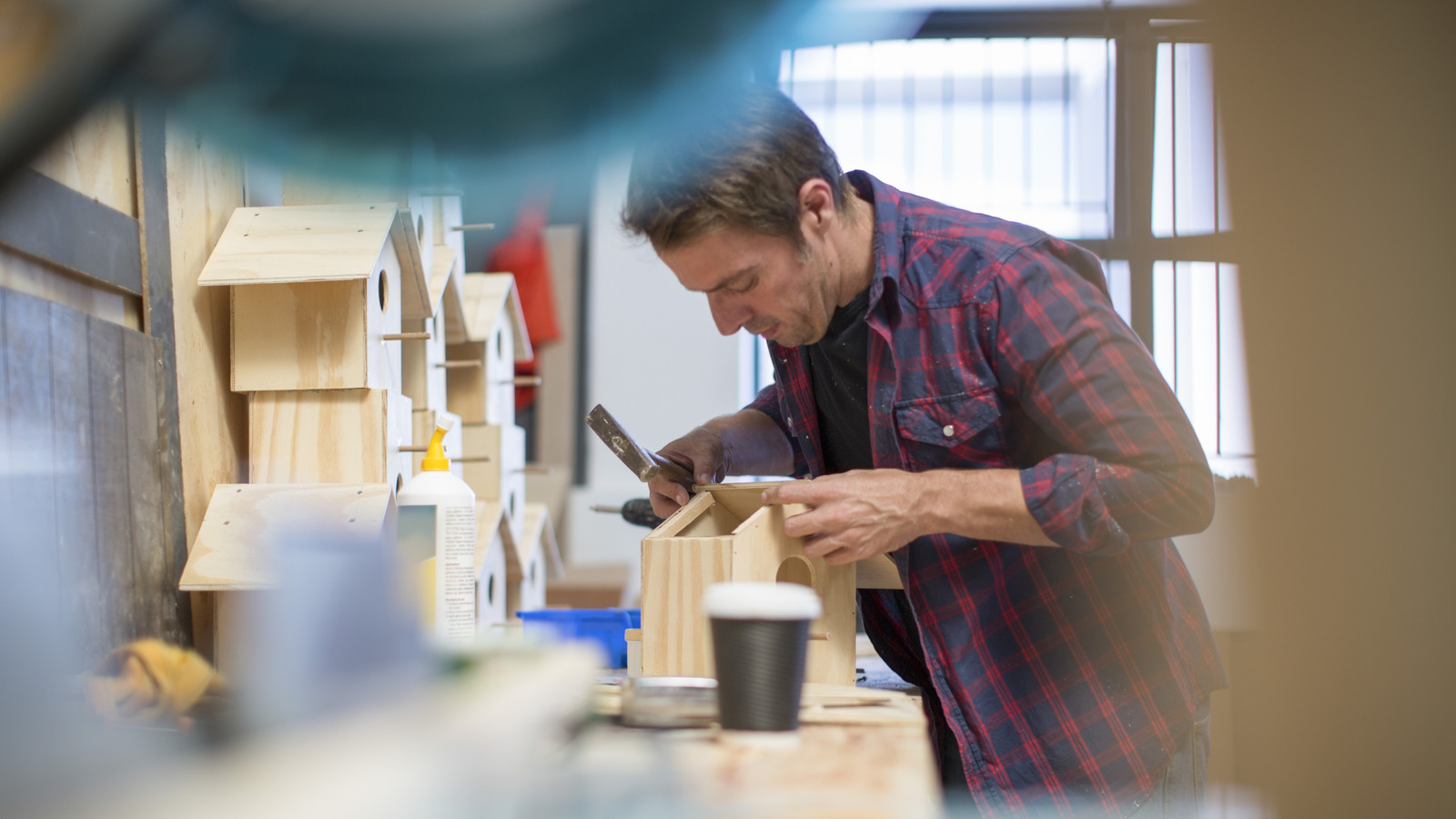 Repurpose Old Tiles And Turn Them Into An Adorable Birdhouse