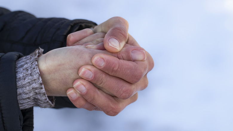 Signs Of Frostbite You Shouldn't Ignore Signs Of Frostbite You Shouldn't Ignore