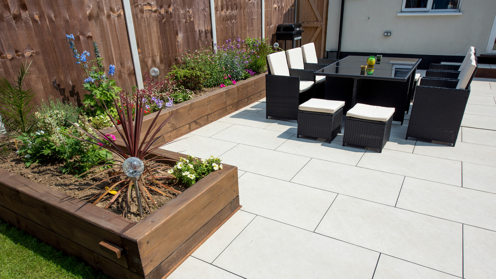 Take Your Landscaping To The Next Level With These DIY Paver Projects