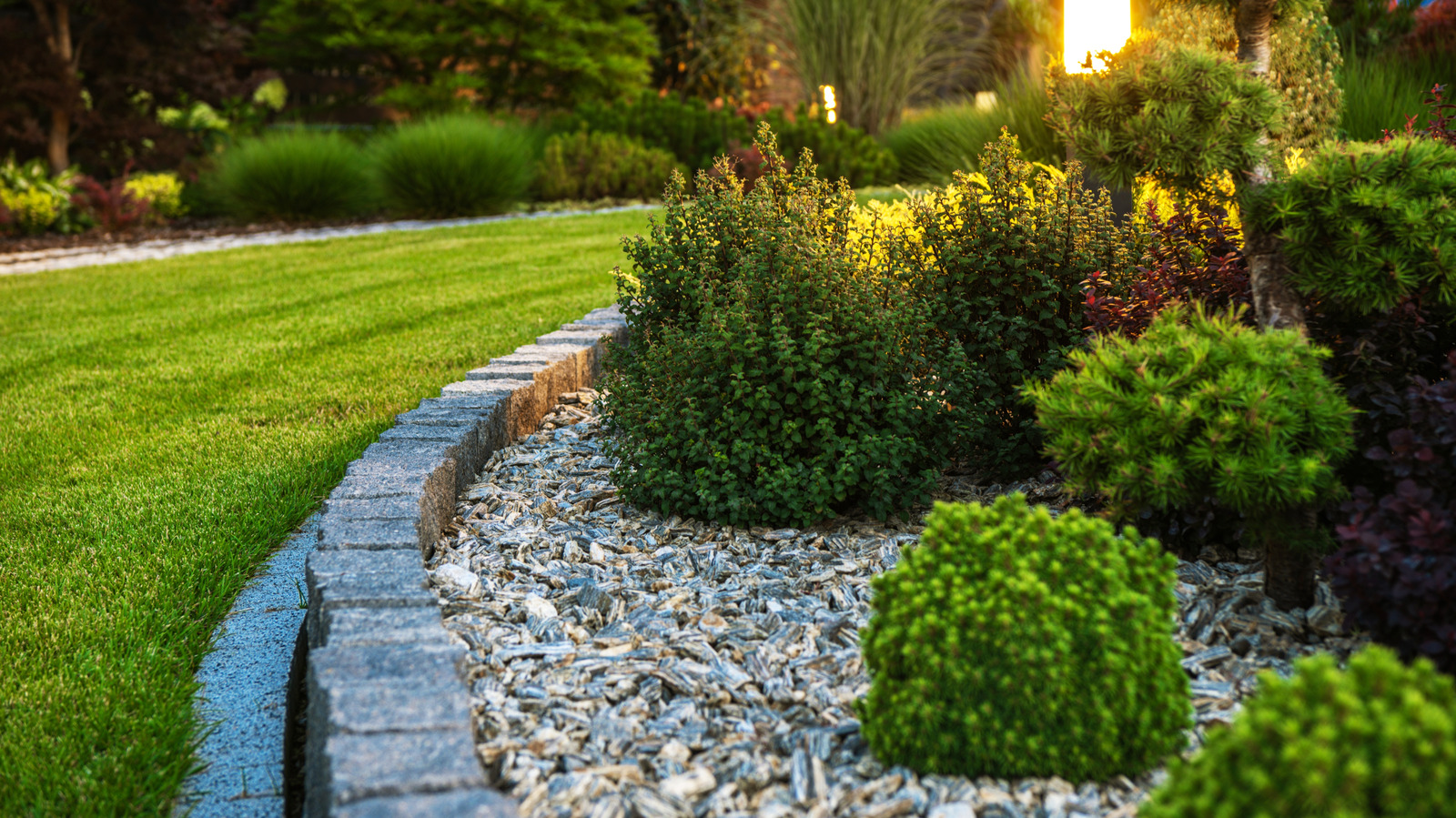 These Long-Lasting Materials Are The Perfect Mulch Alternatives For Your Garden