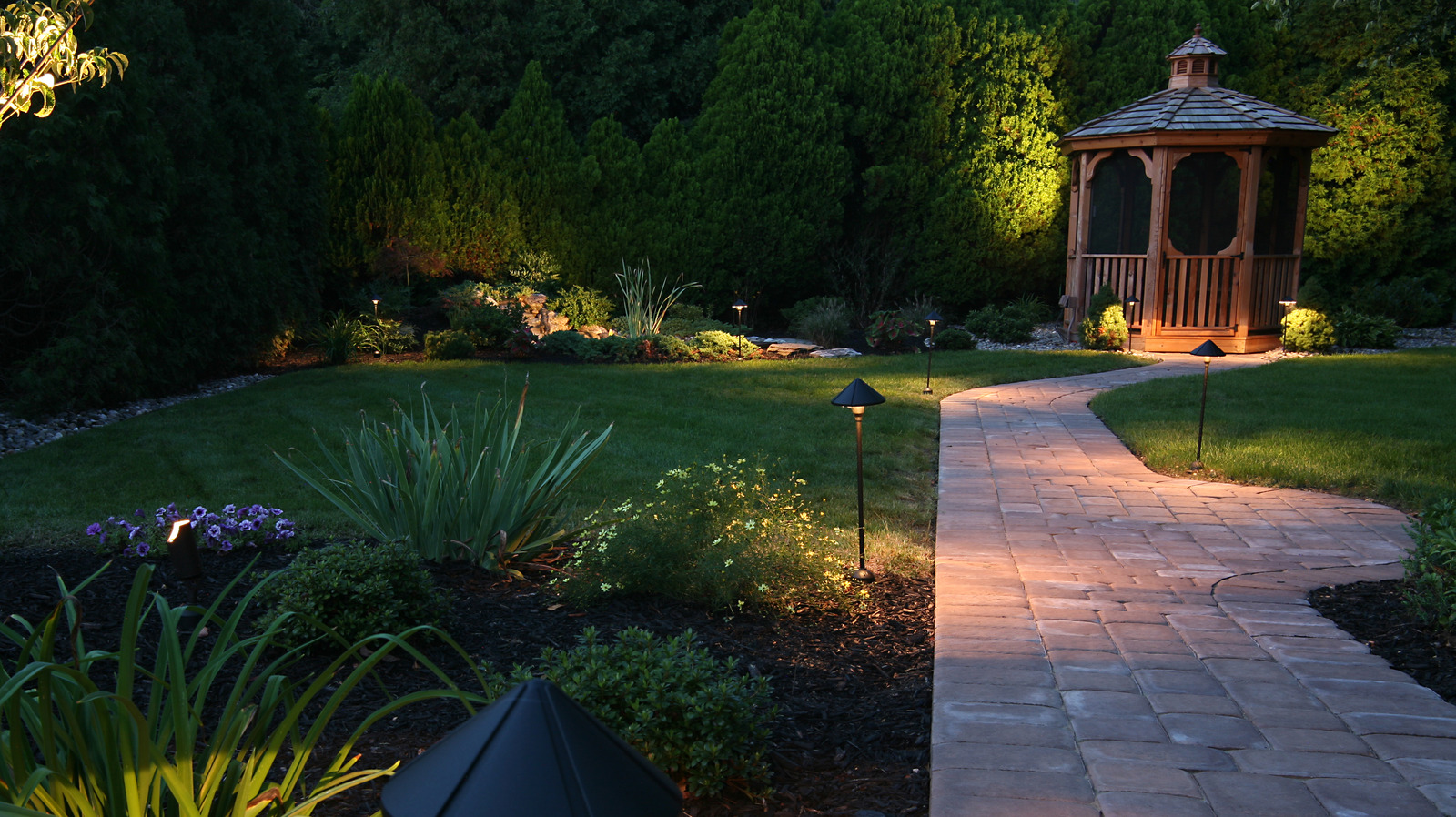 Try This Dollar Tree Lighting Hack To Add Some Style To Your Yard